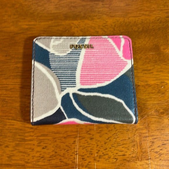 Fossil | Bags | Fossil Bifold Wallet Pink Floral | Poshmark